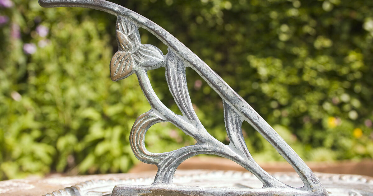 Sundials and sunshine | National Trust for Scotland